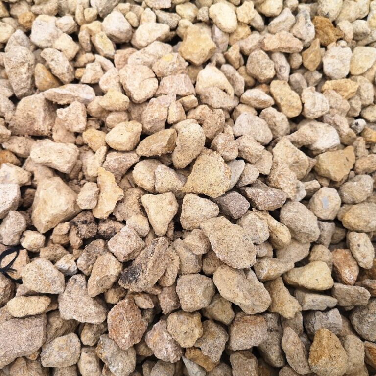 How To Lay Slate Chippings - TW Aggregates